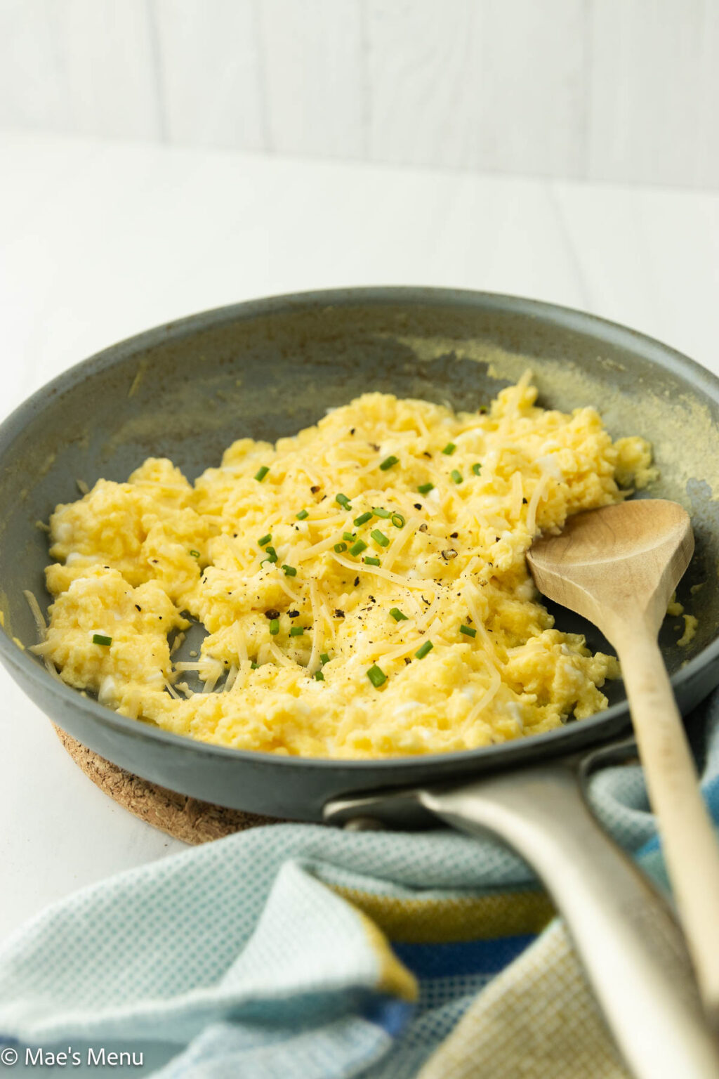Cottage Cheese Scrambled Eggs (High-Protein & Ready in 10 Min)